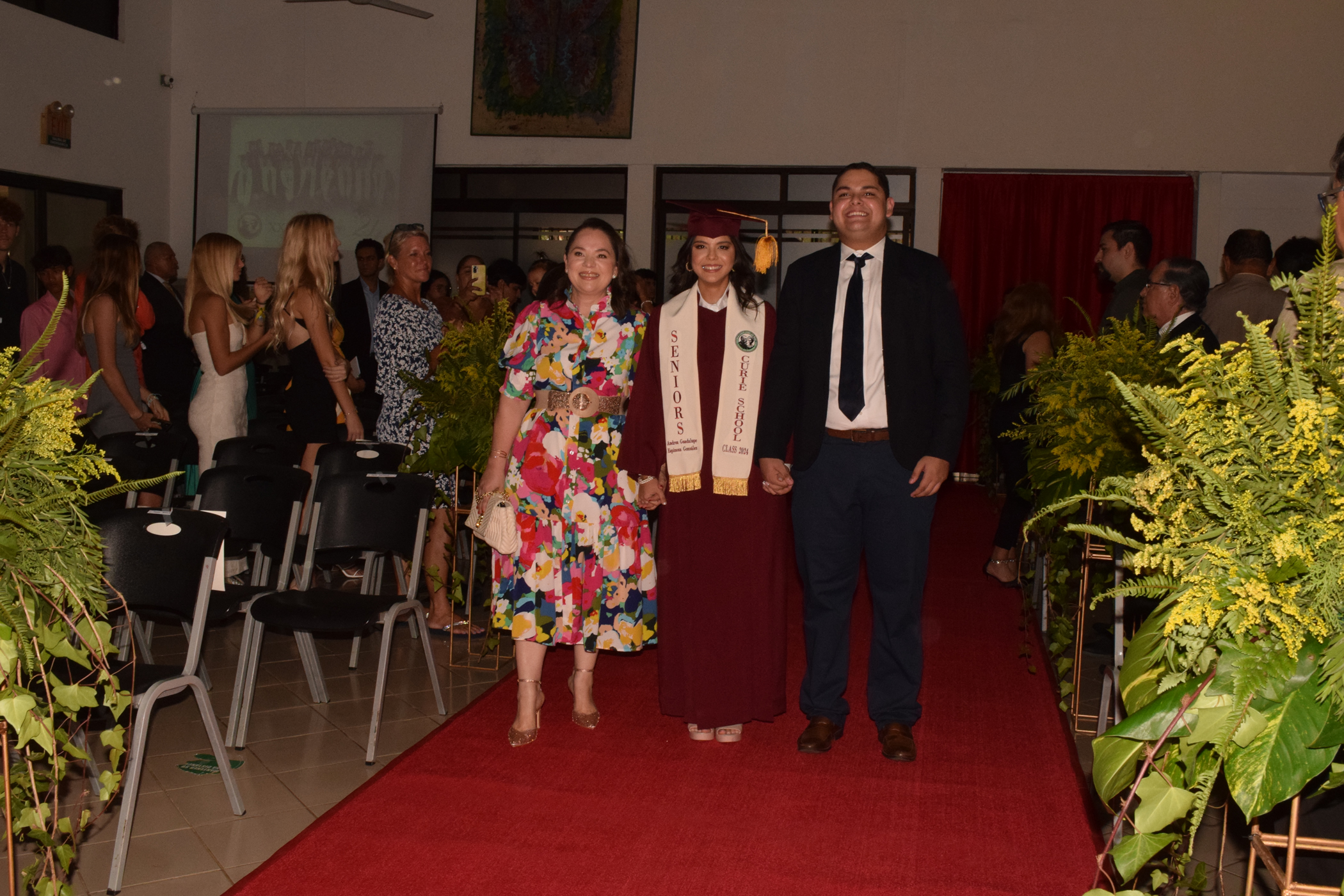 High School Graduation 2023 - 2024 | Universal School Pierre and Marie ...