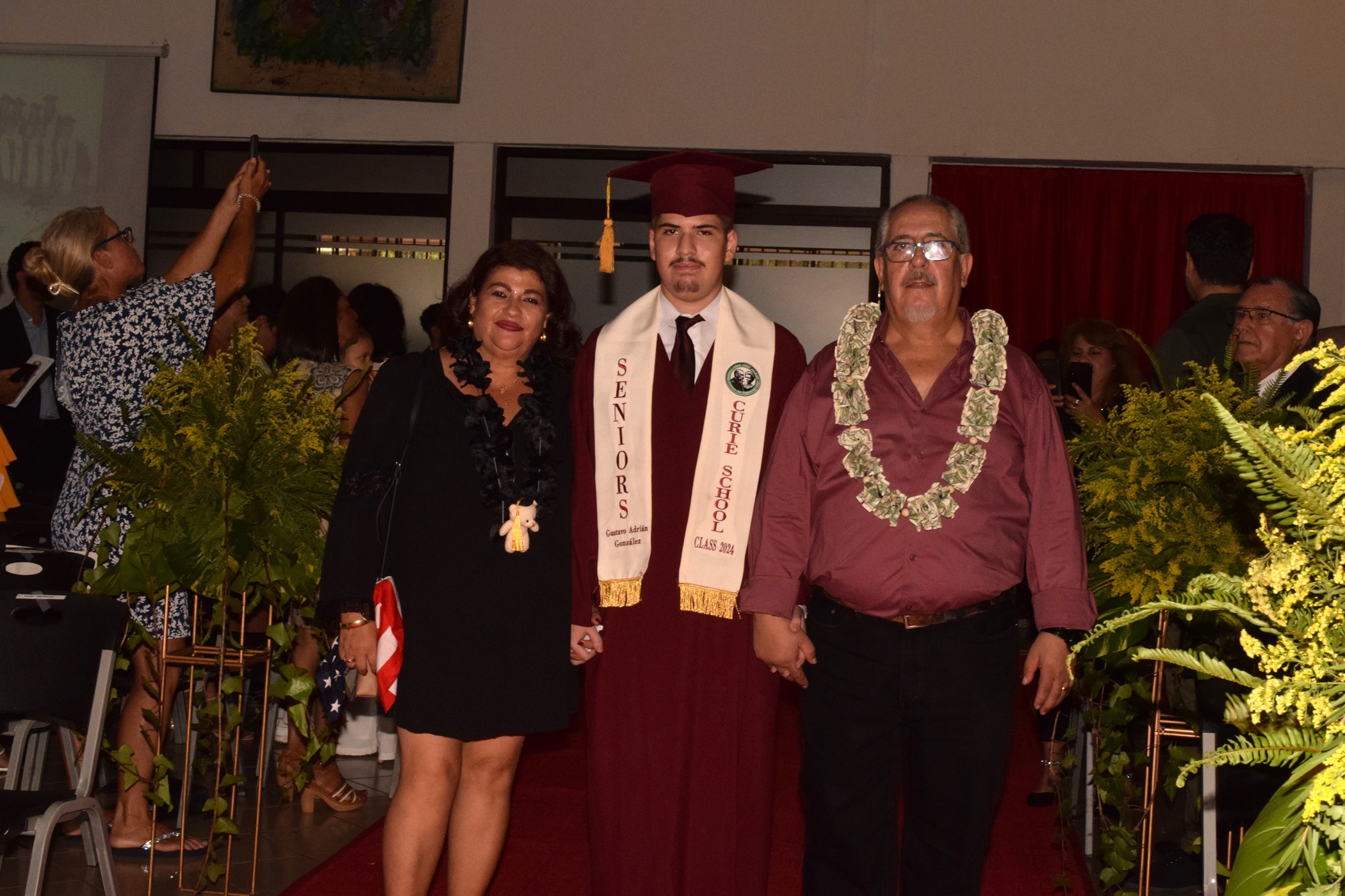 High School Graduation 2023 - 2024 | Universal School Pierre and Marie ...