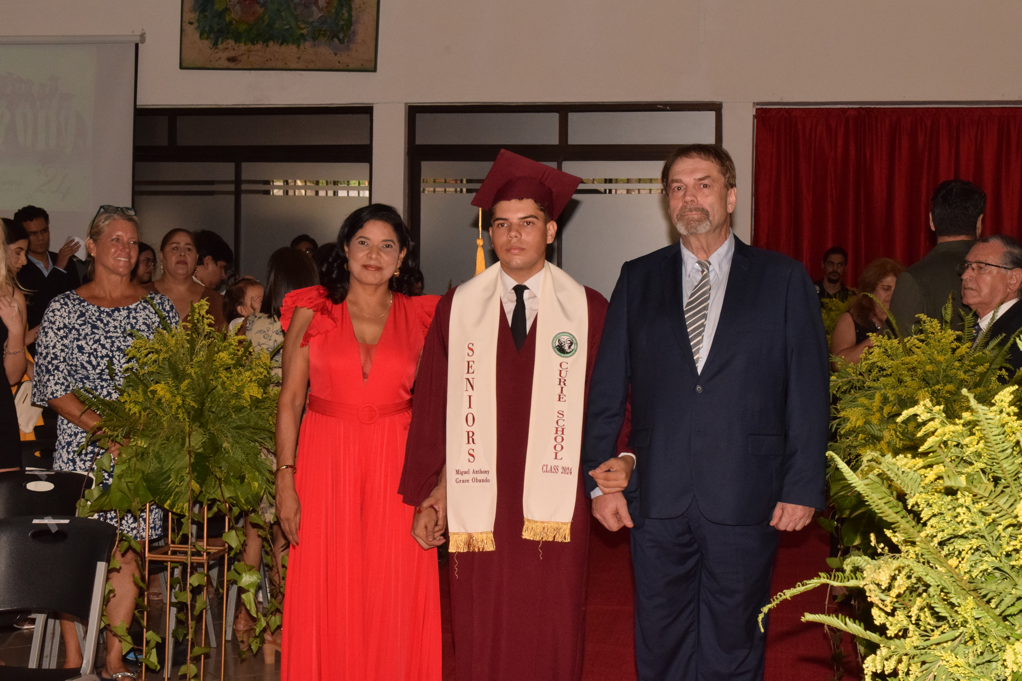 High School Graduation 2023 - 2024 | Universal School Pierre and Marie ...