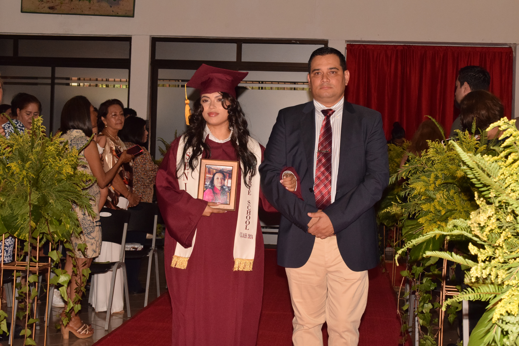 High School Graduation 2023 - 2024 | Universal School Pierre and Marie ...