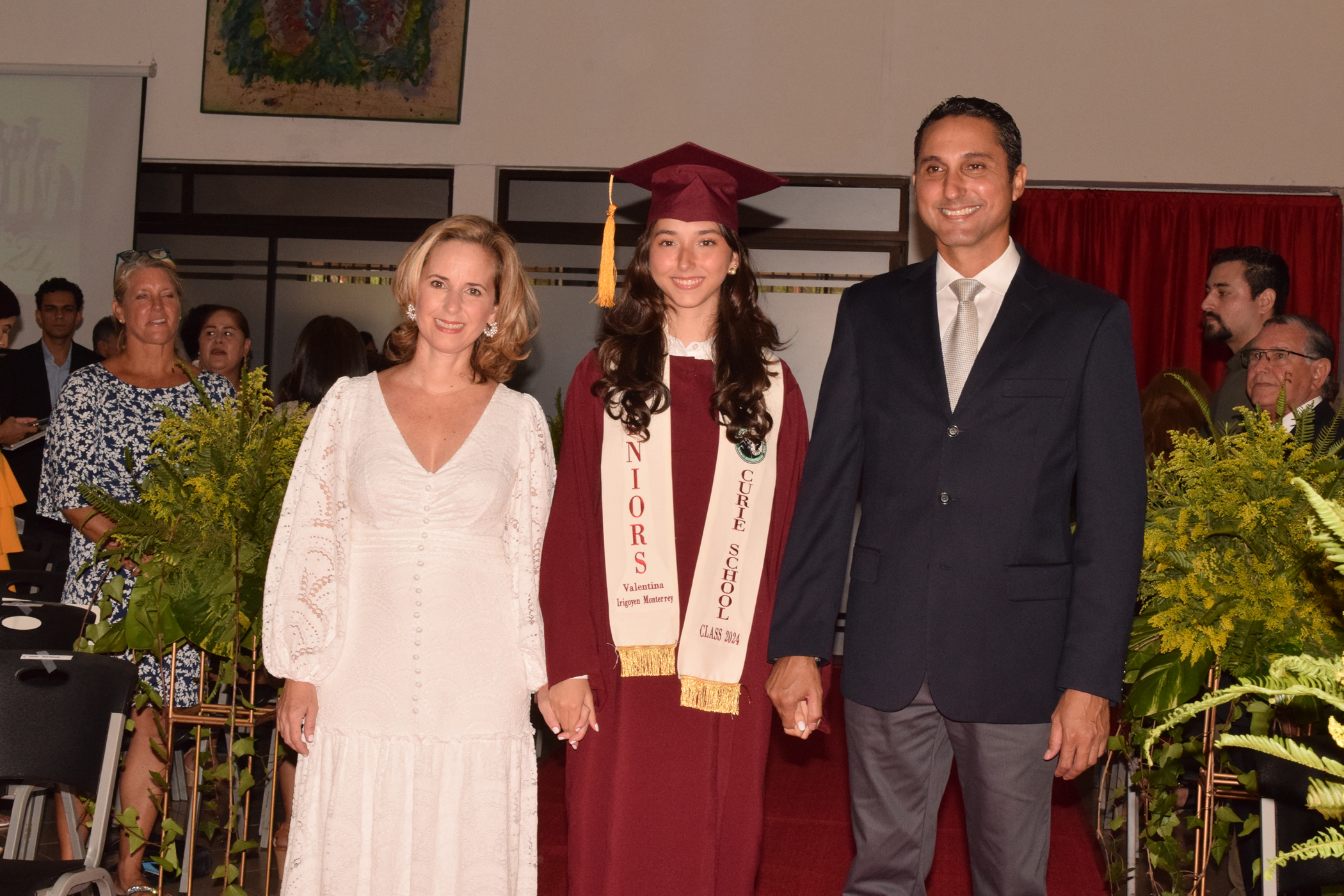 High School Graduation 2023 - 2024 | Universal School Pierre and Marie ...