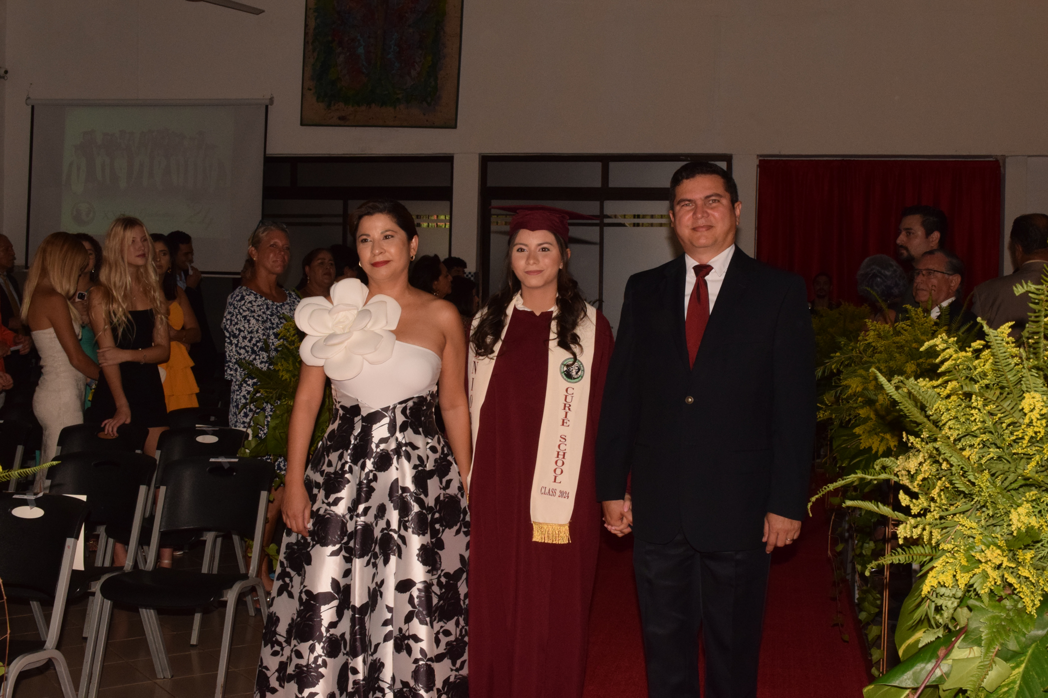 High School Graduation 2023 - 2024 | Universal School Pierre and Marie ...