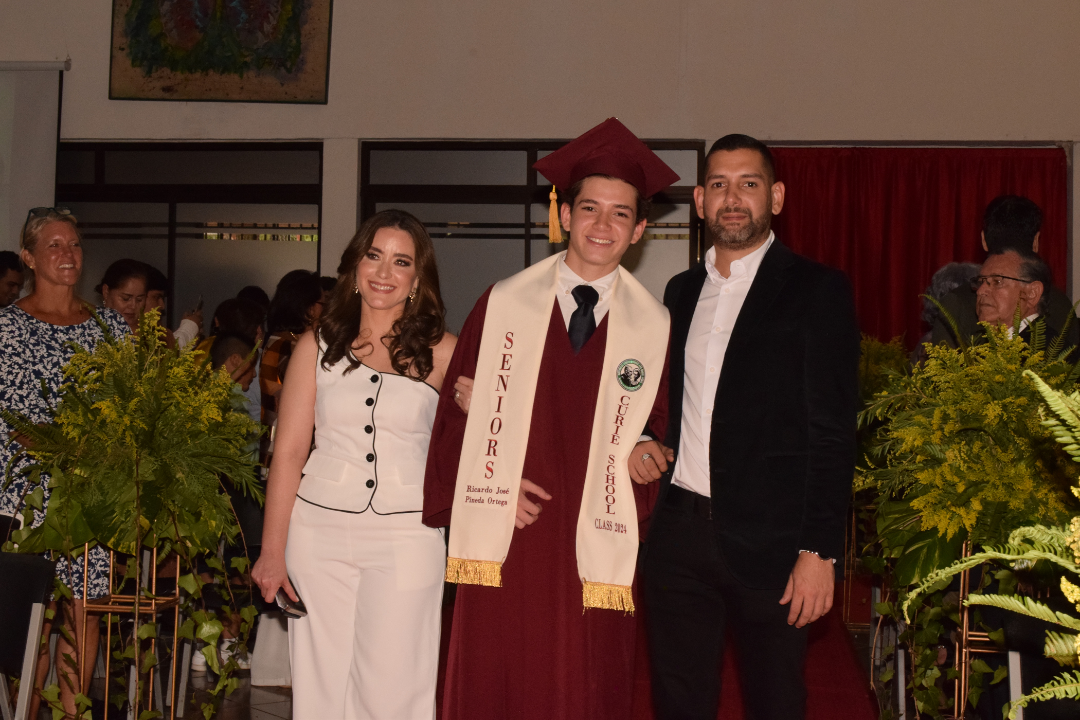 High School Graduation 2023 - 2024 | Universal School Pierre and Marie ...