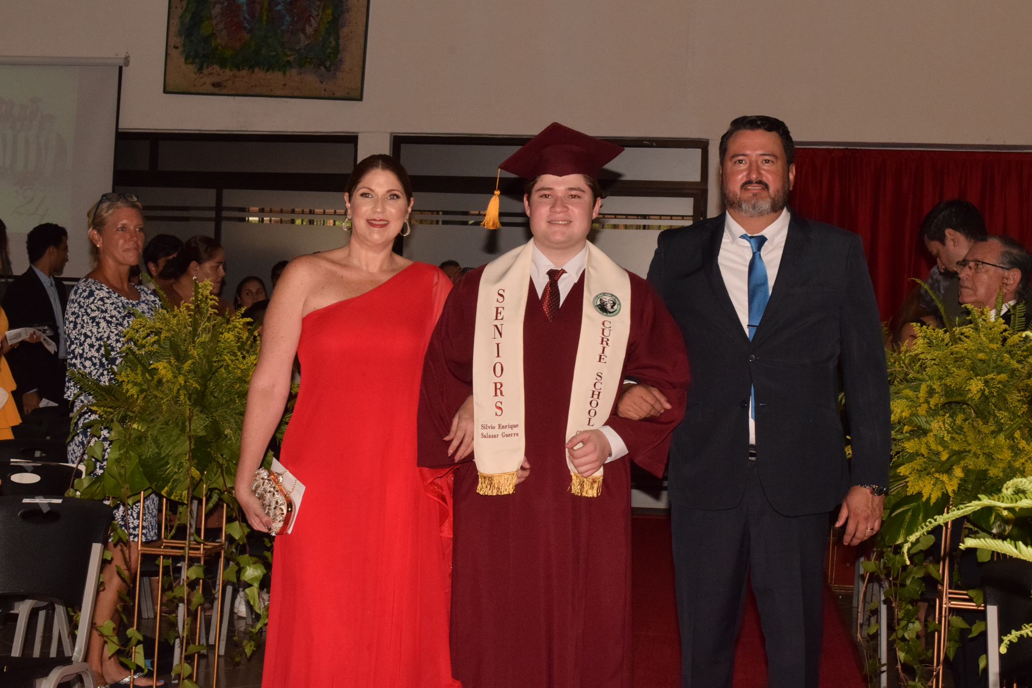 High School Graduation 2023 - 2024 | Universal School Pierre and Marie ...