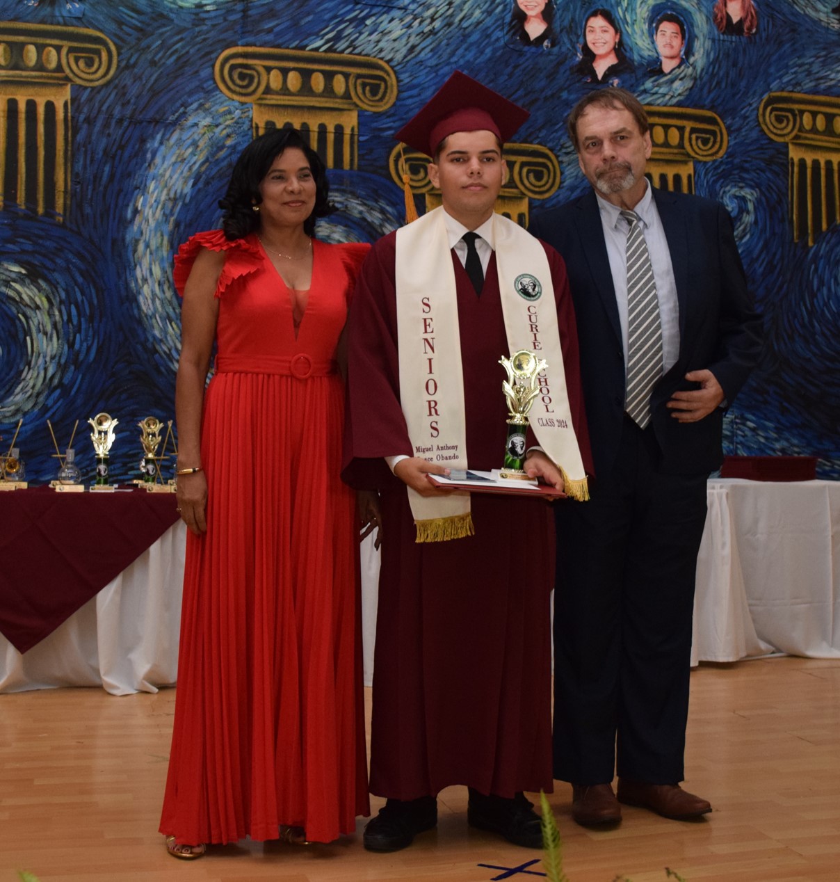 High School Graduation 2023 - 2024 | Universal School Pierre and Marie ...